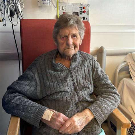 Grandfather Back Home In Time For Christmas After Being Discharged From