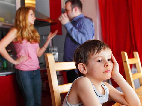 مسائل و مشکلات خانوادگی را چگونه حل کنیم؟ خودساخته دانلود فیلم و