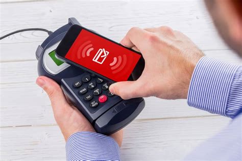 Как привязать карту к NFC в телефоне для бесконтактной оплаты