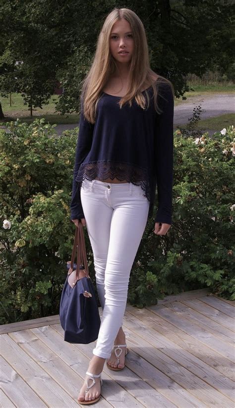 Девочка которую сразу же хочется выебать Pic