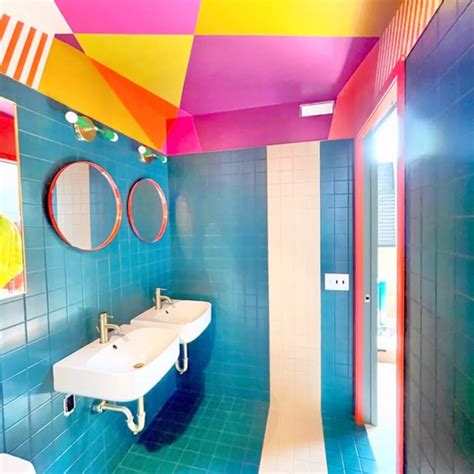 Konsep Color Blocking Untuk Mempercantik Ruang Kamar Mandi Tren Generasi Milenial Rakcerid