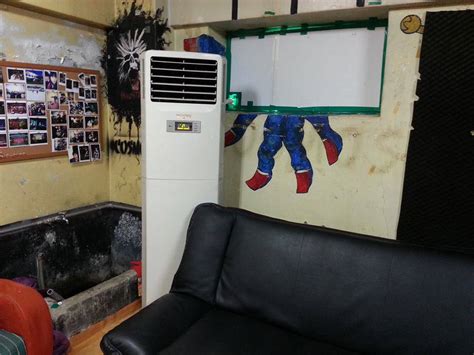 Cosmos 에어컨 교체 완료 기존 연습실에 있던 에어컨에서 저번주부터 드르르 하는 소음이 꼭 불날것처럼 크게 나길래 사용을 중단하고 수리 의뢰를 했습니다 그런데