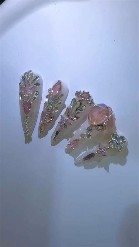 네일강사 I 네일꿀팁 교육오신 분들의 각기다른 큐티클을 테스트해주신 결과 흐물거리는 큐티클 딱붙은 큐티클 연약한 큐티클 두꺼운 큐티클 다 압살했다 비트같은경우 각기 다른