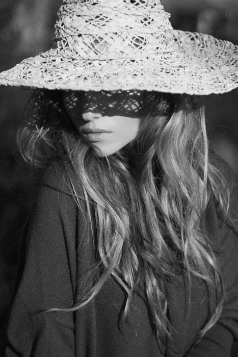 Пин на доске Style It Соломенная шляпа Итальянская обувь Черно белое