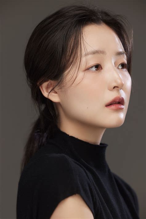 Dark Gray Concept Profile 배우프로필 모델프로필 연주자프로필 프로필컨셉추천 프로필스튜디오 네이버 블로그