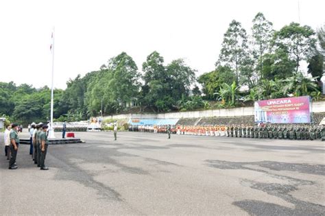 Rektor Unhan Ri Sematkan Bintang Praditya Untuk Kadet Mahasiswa S1