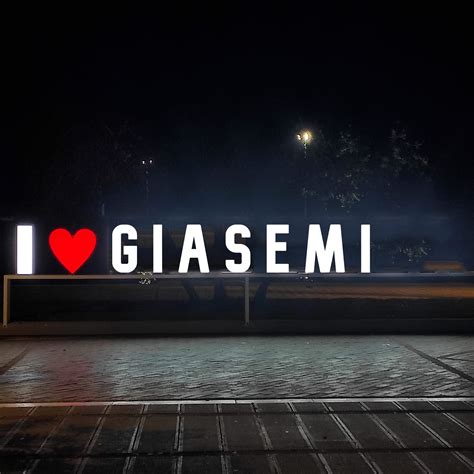 Χτένα και ψαλίδι Όμορφες μπούκλες για το όμορφο κορίτσι Facebook