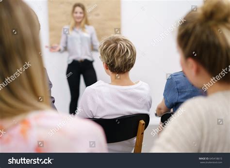 Front Row Class Más De 2253 Fotos De Stock Con Licencia Libres De Regalías Shutterstock