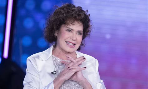Corinne Cléry Non Parlo Con Mio Figlio Da Almeno Sei Anni Mediaset
