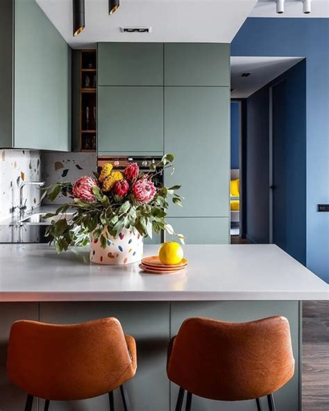Цветовые решения для кухни 2024 Актуальные оттенки — «сложные матовые Красный синий желтый