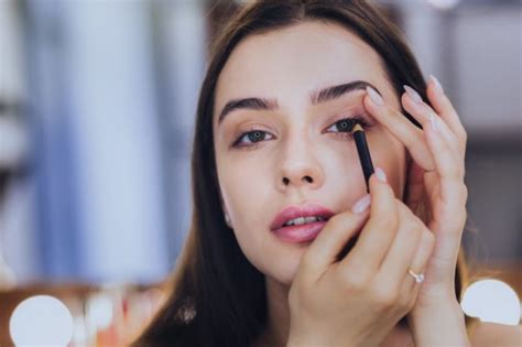 Gorgeous And Easy Makeup Tutorials For Brown Eyes Makeup Tutorials
