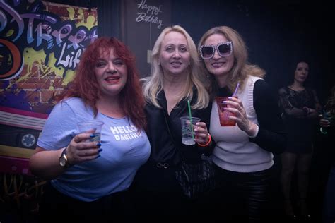 წიგნების თარო ქართული წიგნები ამერიკაში