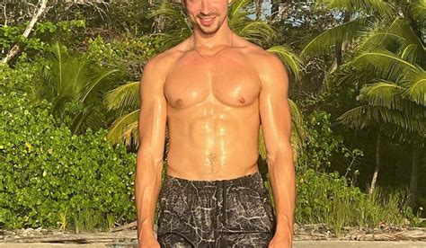 Alexis Superfans Shirtless Male Celebs Isaac Powell Shirtless Ig Pics
