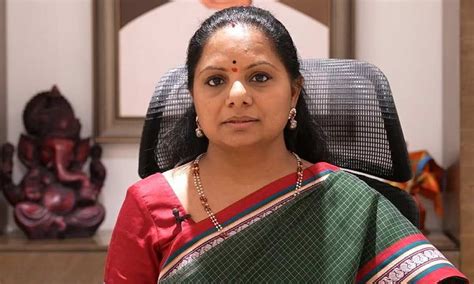 Delhi Liquor Scam Kavitha Meets Cm Kcr After Cbi Questioning