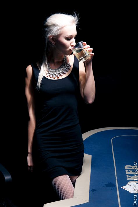 Forumophilia PORN FORUM Pretty Babes Erotic View DomV Page 4