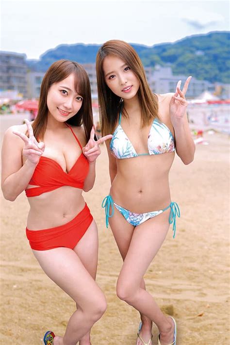 シリーズ「w水着ギャルと逆3pハーレム状態で生ハメ筆おろし！」の画像40枚をまとめてみました エロプル