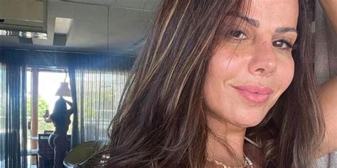 Viviane Araújo Surge Nua Em Vídeo Após Rebolar Descabelada De 4 Delícia