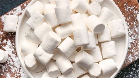 The Reason Marshmallows Usually Arent Vegetarian Friendly