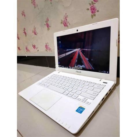 Notebook Asus X200CA Series Warna Putih Ram 2GB Windows 10 Di Sidoarjo Tribun JualBeli