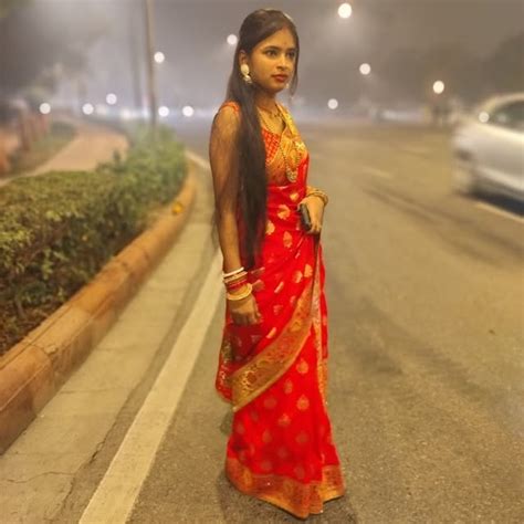 chandni (@chand.ni1734) • Threads, Say more