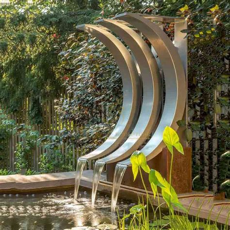 30 Creative Designs Of Large Outdoor Water Fountain Sculptures