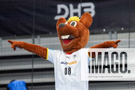 Hanniball Dhb Mascot Single Image Single Photo Action Joy Glad Happy Friendly Cheerful