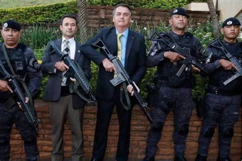Bolsonaro Avaliza Candidaturas De Policiais E Reforça Discurso Linha Dura Nas Capitais • Marília
