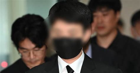 가요계 큰 형 故현철 발인 가족·동료 눈물 속 영면종합