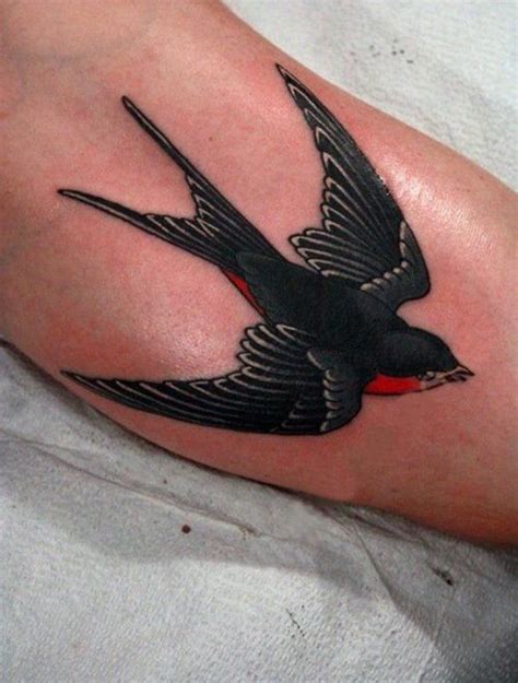 Tatuajes De Golondrinas 99 Diseños Significado Y Mejores Ideas