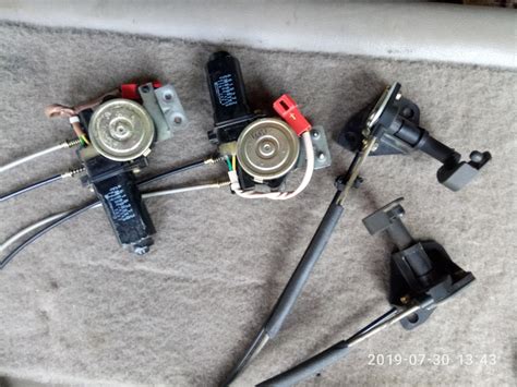 Электро привод задних форточек. — Dodge Caravan II, 3 л, 1994 года ...