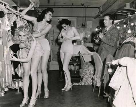 Pin On Cabarets Parisiens Mythiques
