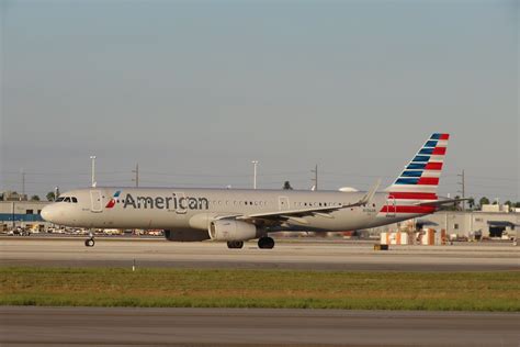 N136an Airbus A321 231sl American Airlines 6532 Miami… Flickr