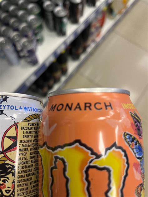 Создать мем "энергетический напиток монстр, monster monarch, энергетик ...