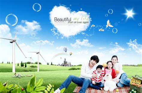 爱心云朵背景坐在草地上野餐的一家四口幸福之家人物psd模板 PhotoShop资源网 PS教程 PSD模板 照片处理 PS素材 背景图片 字体下载 PS笔刷下载
