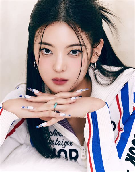 Itzy Cheshire Concept Photos Hd Hq Hr K Pop Database
