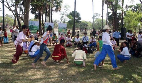 Leak Kon Saeng Scarf Hidden Game