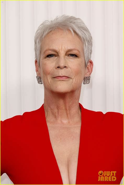 Jamie Lee Curtis Jokes About Being A Nepo Baby During Opening At SAG Awards 2023 Photo