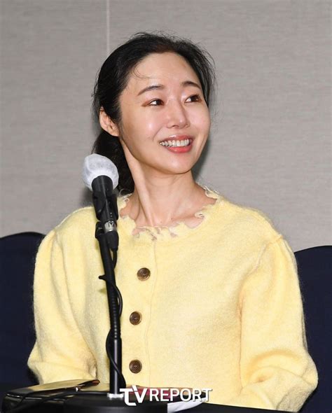 Min Hee Jin Opens Her Press Conference With A Suggestion Of