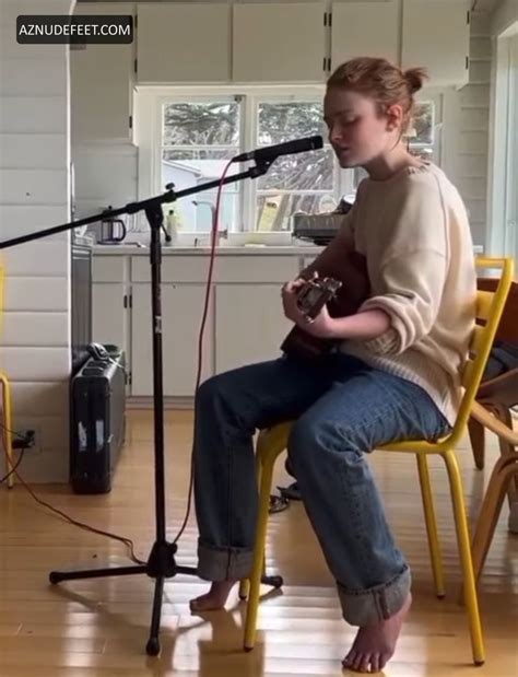 Sadie Sink Feet Aznudefeet