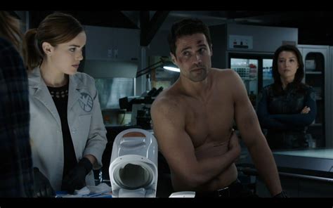 Marvel S Agents Of SHIELD Recap The Only Light In The Darkness 1x19