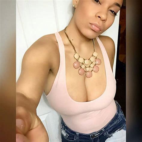 Cleavage On Fleek Pt1 Shesfreaky