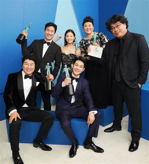 Cast Of Parasite 1st Foreign Language Film To Win A Sag Award