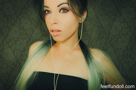 Beautiful Tattoos Girl Loves Brushing Her Long Hair 15 Photos