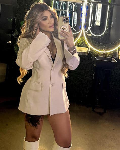 ℂ𝕖𝕝𝕖𝕤𝕥𝕖 𝕍𝕒𝕟𝕖𝕘𝕒𝕤 🍓 Celestevanegas • Instagram Photos And Videos