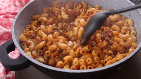 معكرونة باللحم المفروم وصلصة الطماطم Youtube