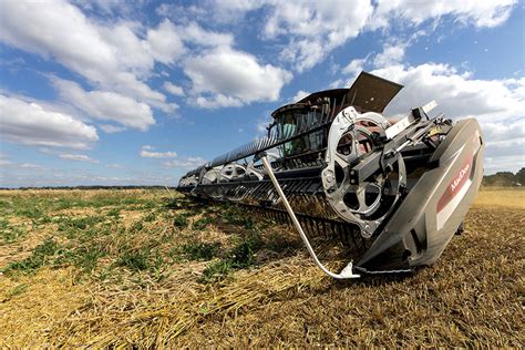 Combine Header Offers High Productivity Harvesting Farmads