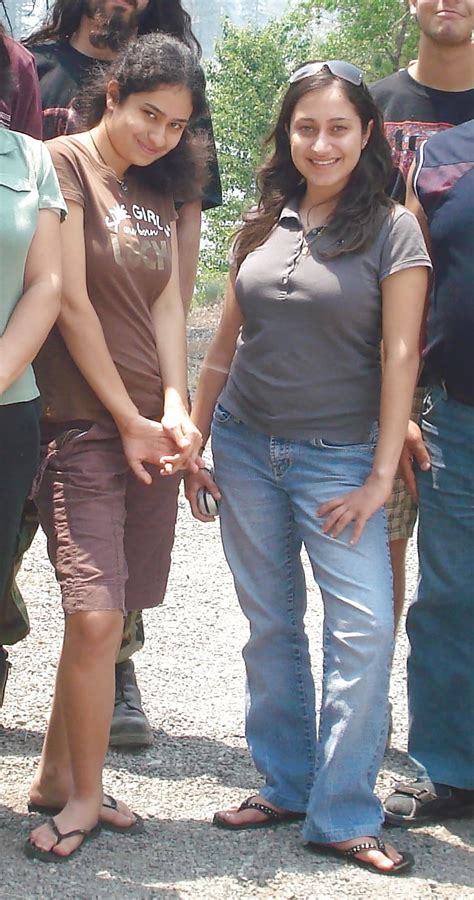 Busty Girl In Jeans Photo 13 63 109201134213