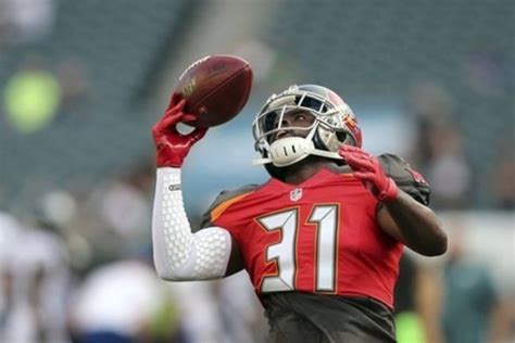 Major Wright To Buccaneers Latest Contract Details Comments Reaction