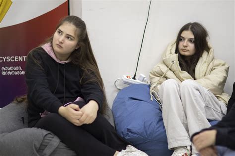 რუსთავის მერმა 2022 წლის საქმიანობის ანგარიში რუსთაველ ახალგაზრდებს წარუდგინა ქალაქ რუსთავის