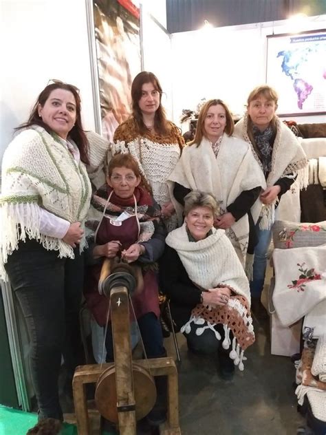 Mujeres Que Tejen En Red Verónica Torassa Coordina Un Grupo De